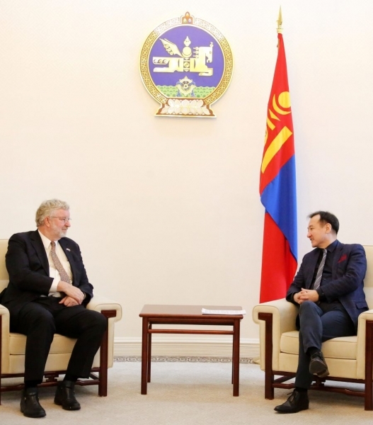 Австралийн Элчин сайд нутаг буцна