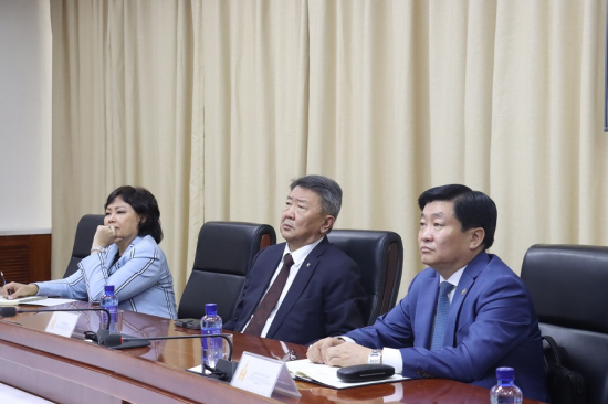 Г Сайханбаяр Албан хаагчдын цалин урамшууллыг нэмэх шаардлагатай