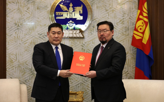 Үндэсний баялгийн сангийн тухай хуулийн төслийг өргөн барив